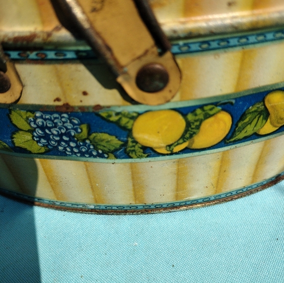 Vintage | Accents | Vintage Tin With Handles | Poshmark